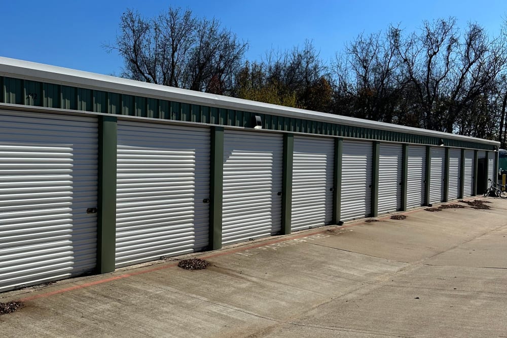 Self Storage Units in Springfield, MO on 3108 S Golden Ave